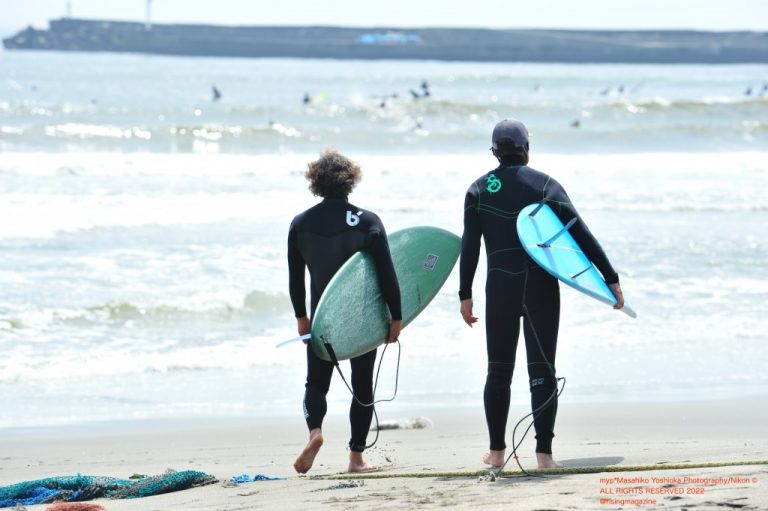 Claude Maki meets a surfboard designed like a fish. | risingmagazine